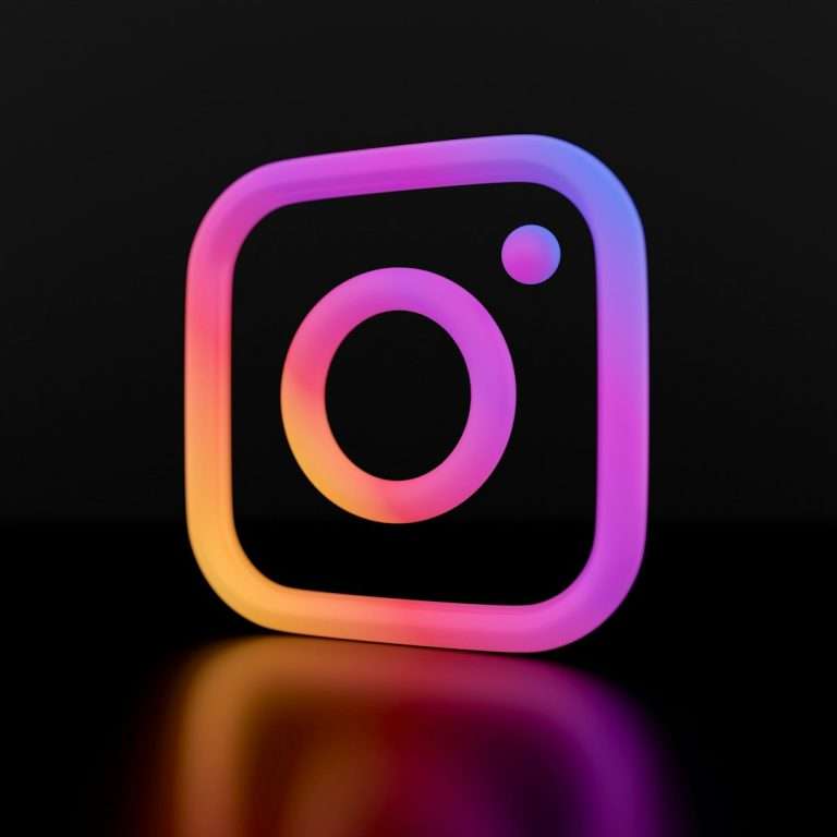 How to Add GIFs in Instagram Comments (A Guide) - ThumbTube